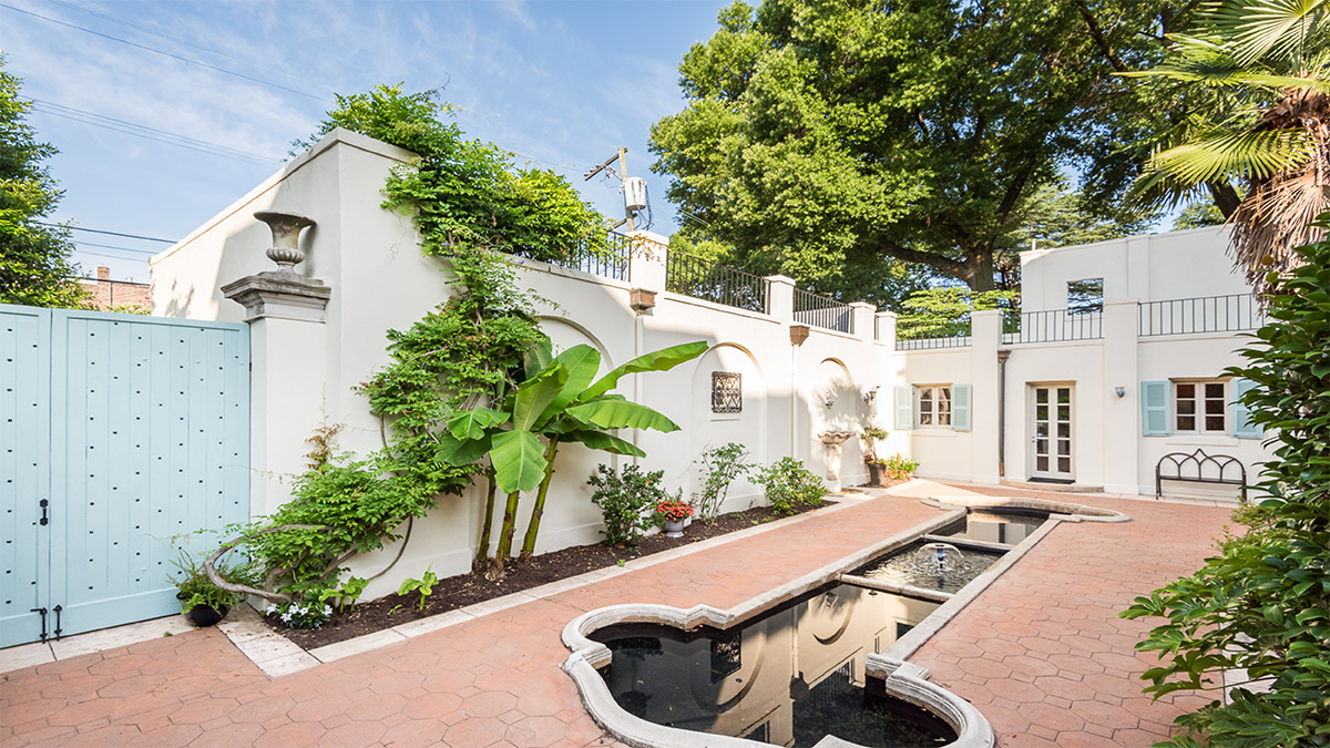 The Courtyard - Green Front